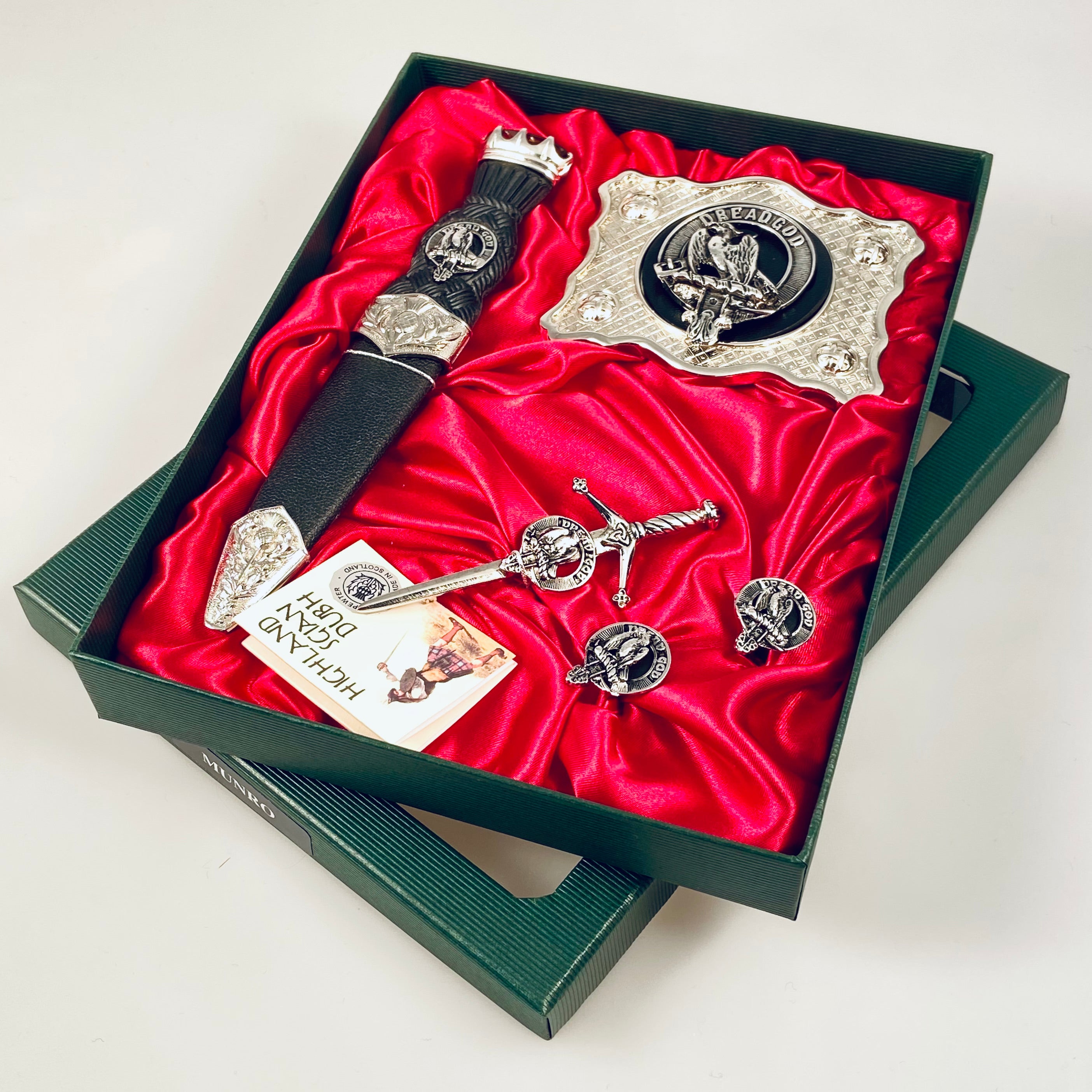 Munro Clan Crest Accessory Set